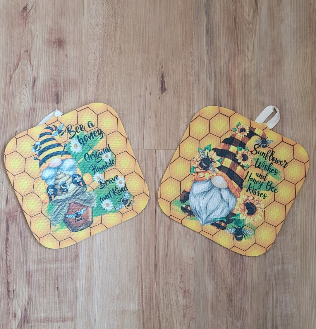 Kitchen Gnome Bumble Bee Linen Potholder Set Scandinavia Nordic Gnomes ...