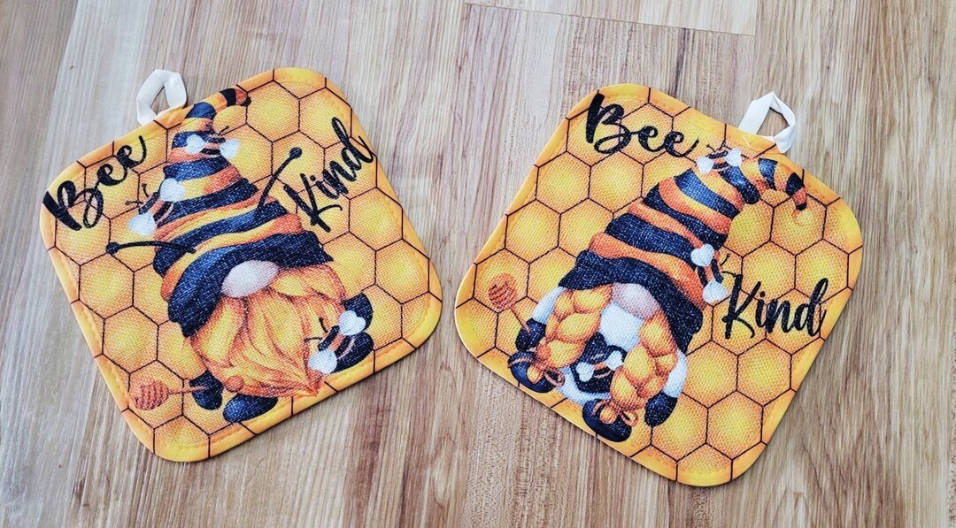 Kitchen Gnome Bumble Bee Linen Potholders Scandinavia Nordic Gnomes ...