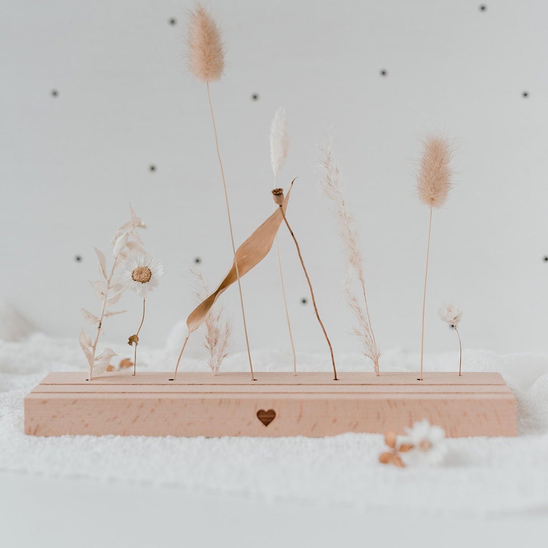 Large Card and Dried Flower Stand Heart - Etsy