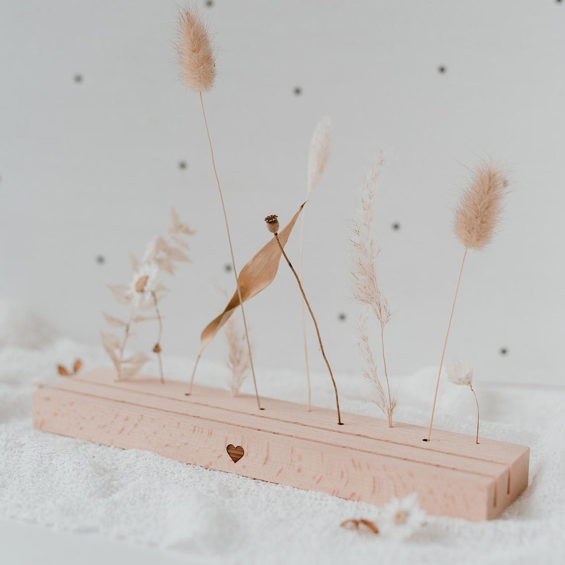 Large Card and Dried Flower Stand Heart - Etsy