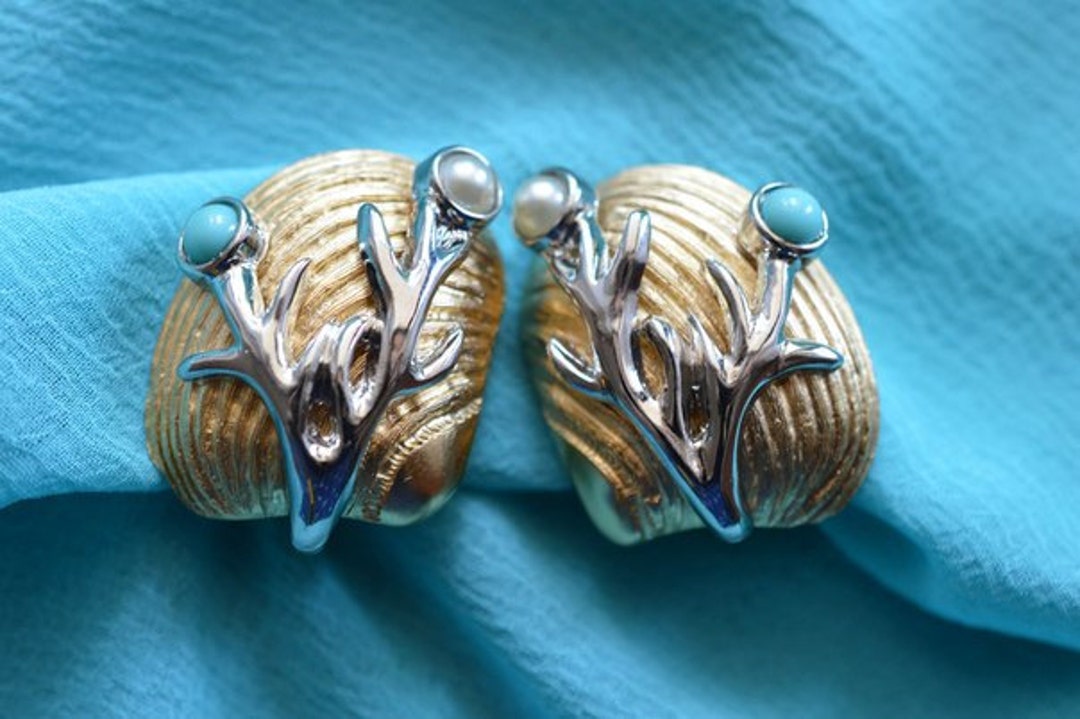 CAMEON Clip on Earrings Signed Cameon Canada 1980s - Etsy