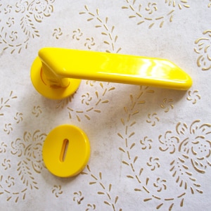 Vintage Italy Yellow Handle of Very High Quality. Yellow Handles ...