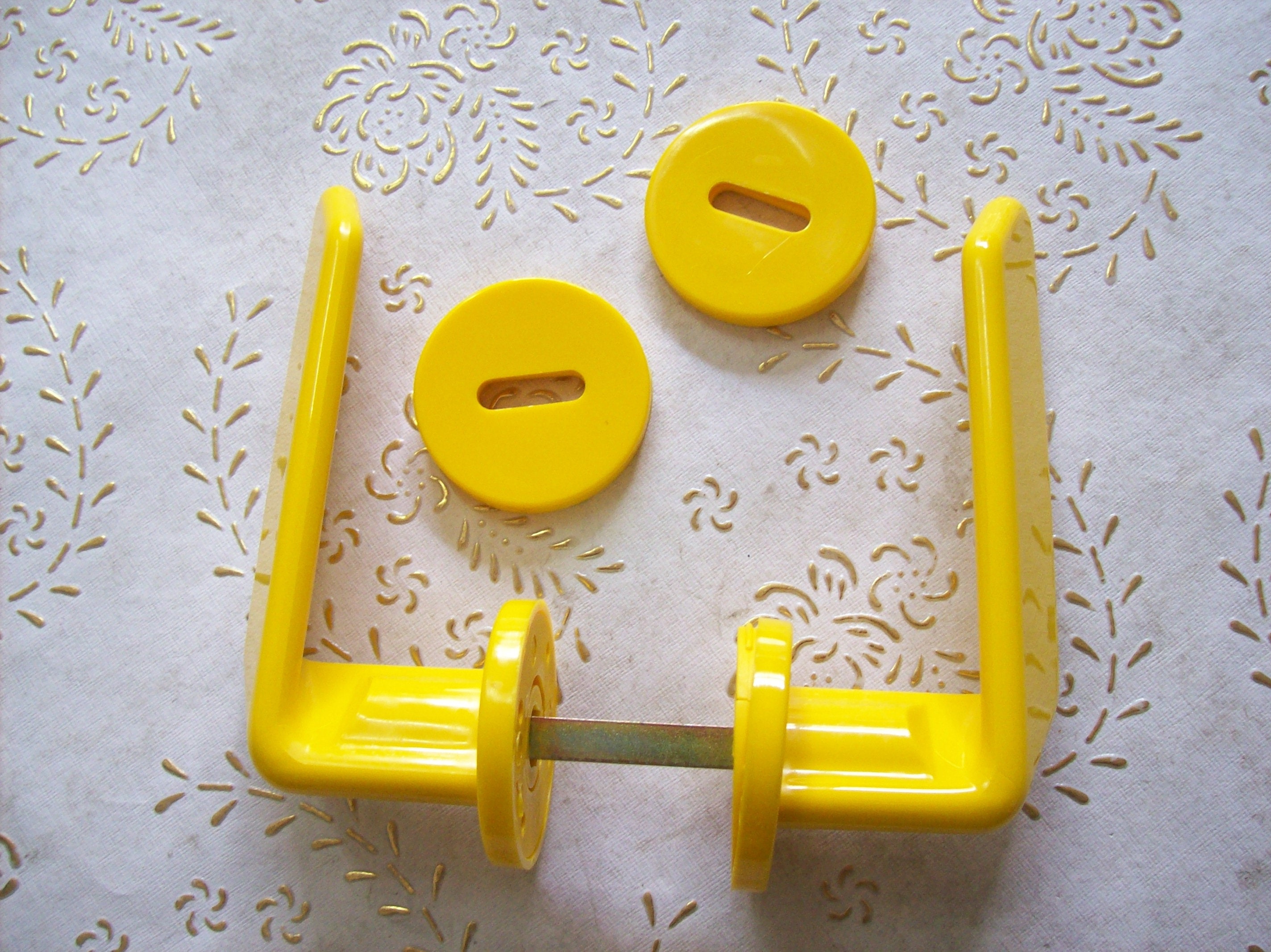 Vintage Italy Yellow Handle of Very High Quality. Yellow Handles ...