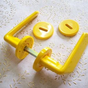 Vintage Italy Yellow Handle of Very High Quality. Yellow Handles ...