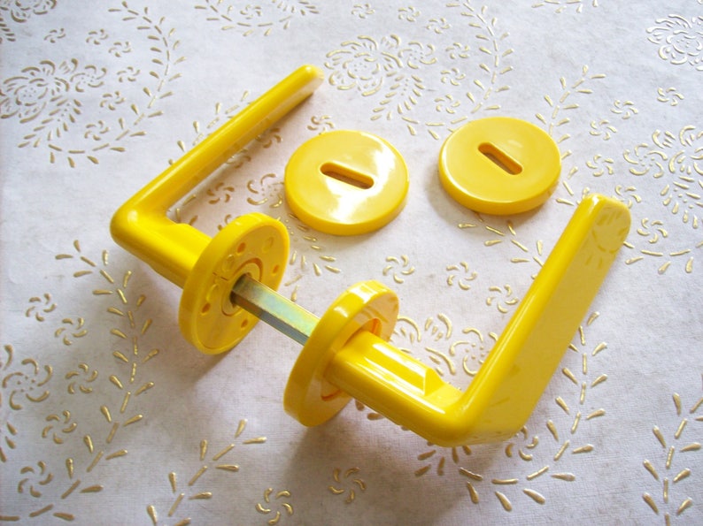 Vintage Italy Yellow Handle of Very High Quality. Yellow Handles ...