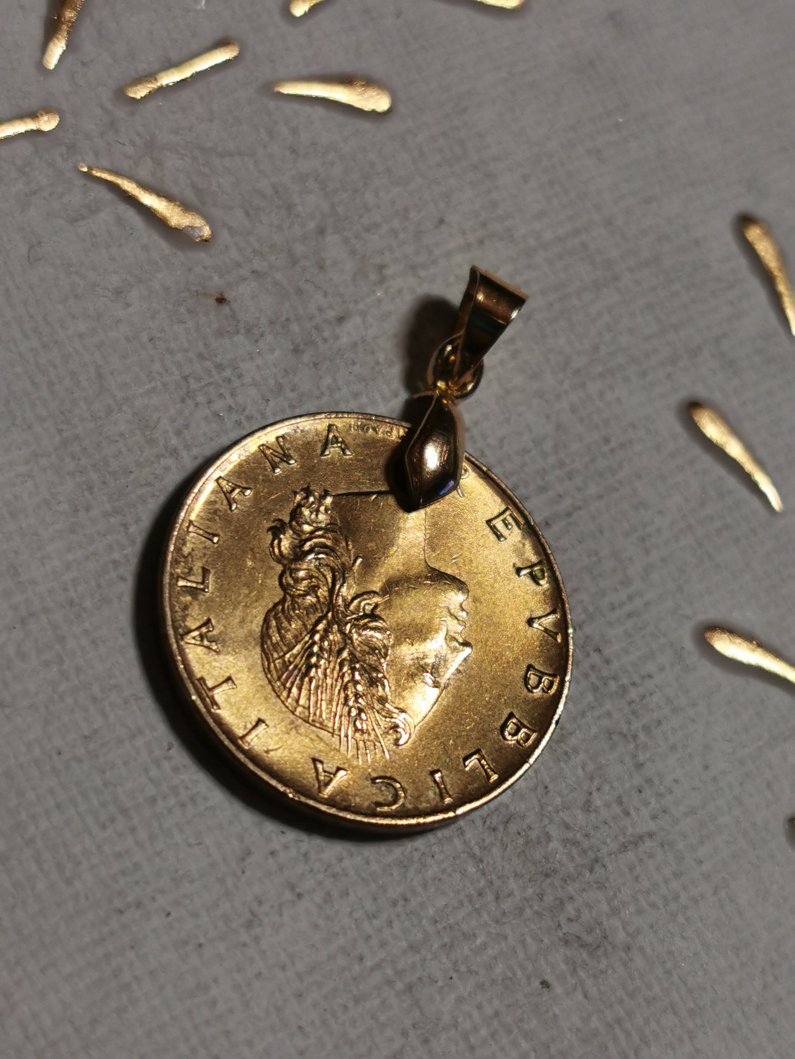 Vintage Italy 1998 Lire 20 Coin Pendant. Italian Republic 20 Lire Woman ...