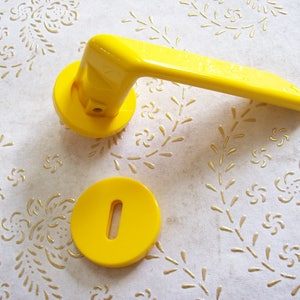 Vintage Italy Yellow Handle of Very High Quality. Yellow Handles ...