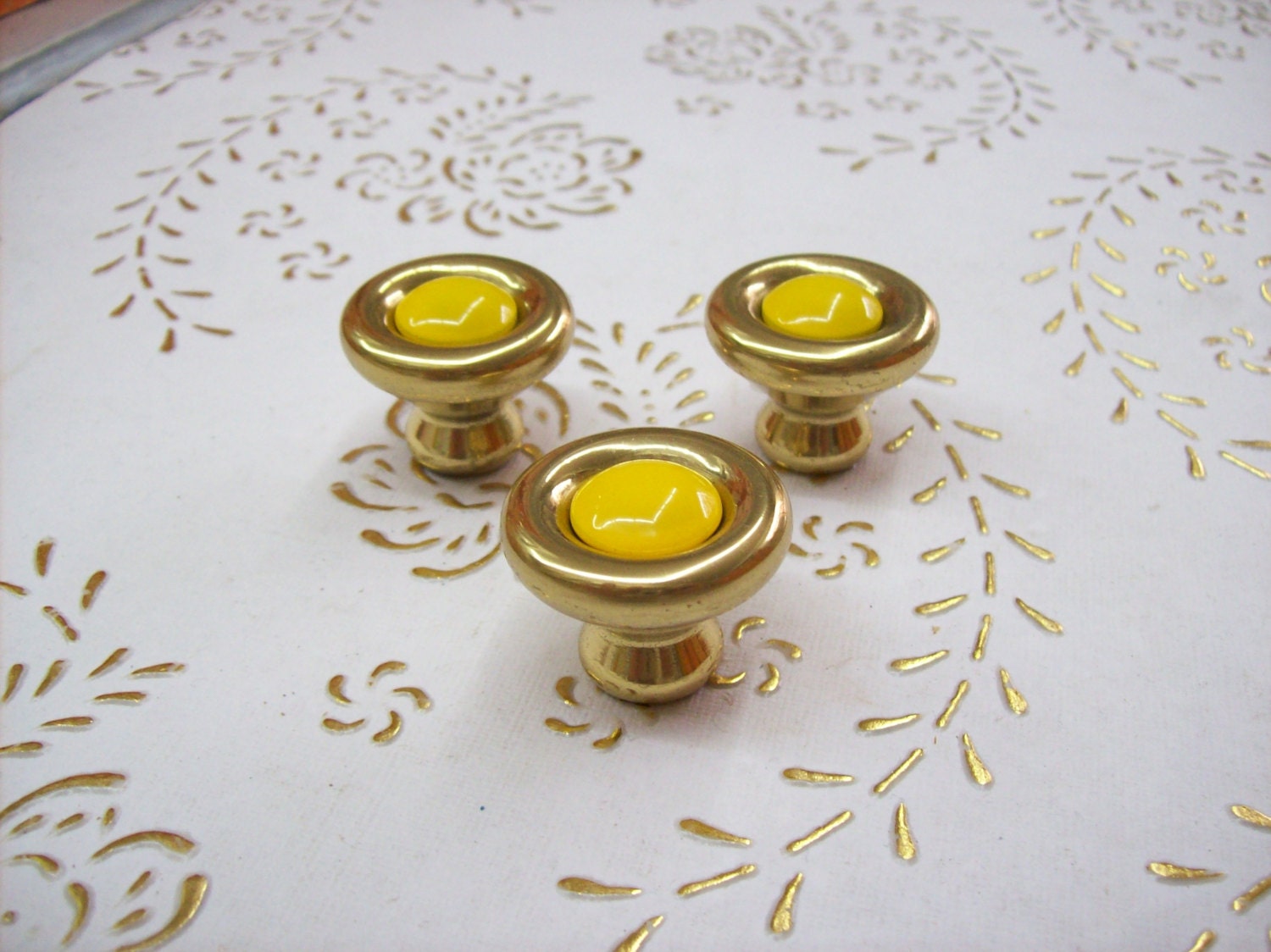 Pomelli in ottone Italia di alta qualità. Pomolo in ottone lucido con ...