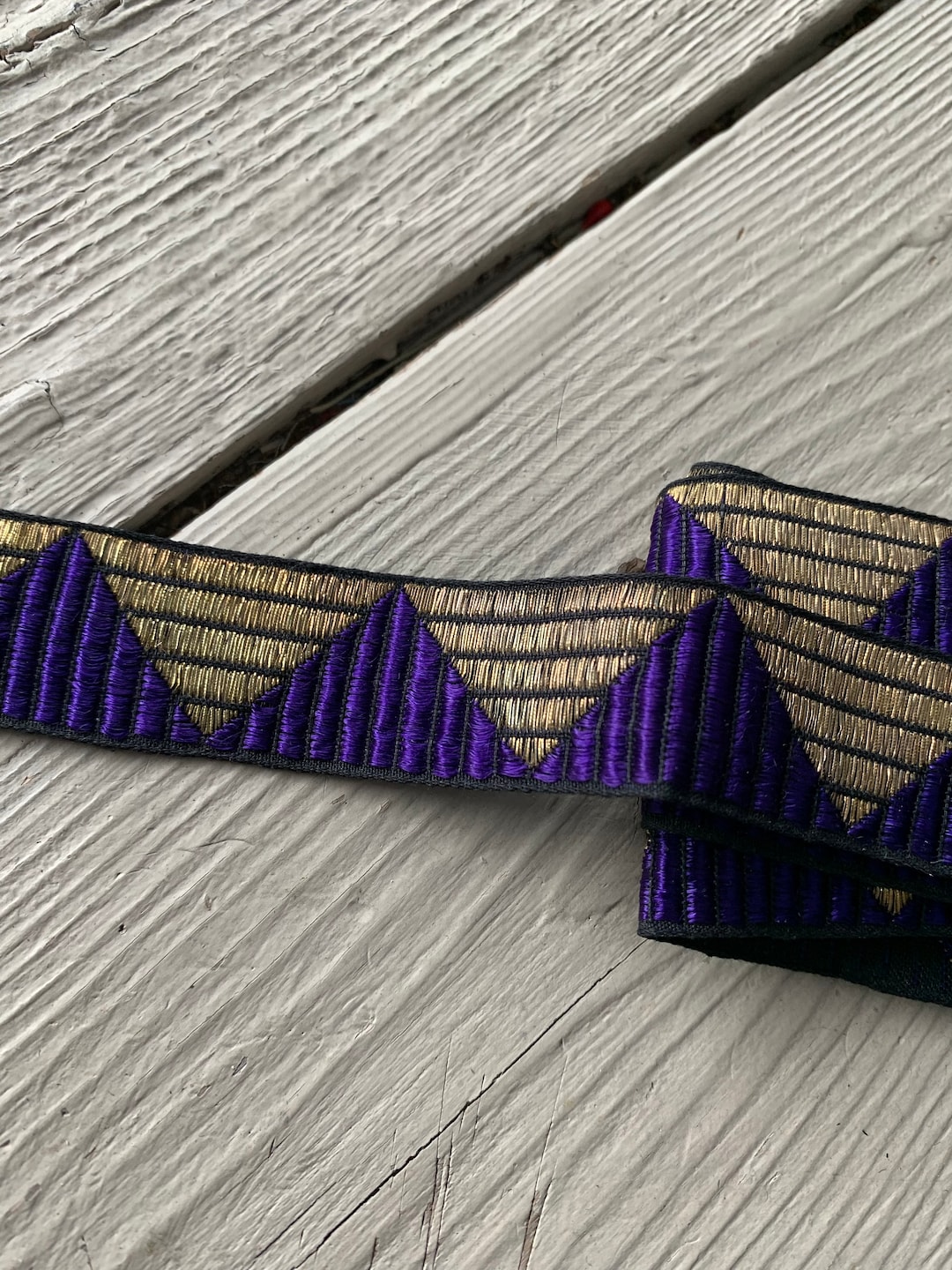 26 Inches Antique French Ribbed Trim With Metallic Thread Accents (ref ...