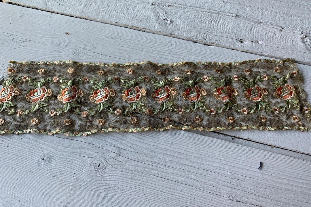 18 Inches Antique French Metallic Net With Floral Embroidery ref: A ...