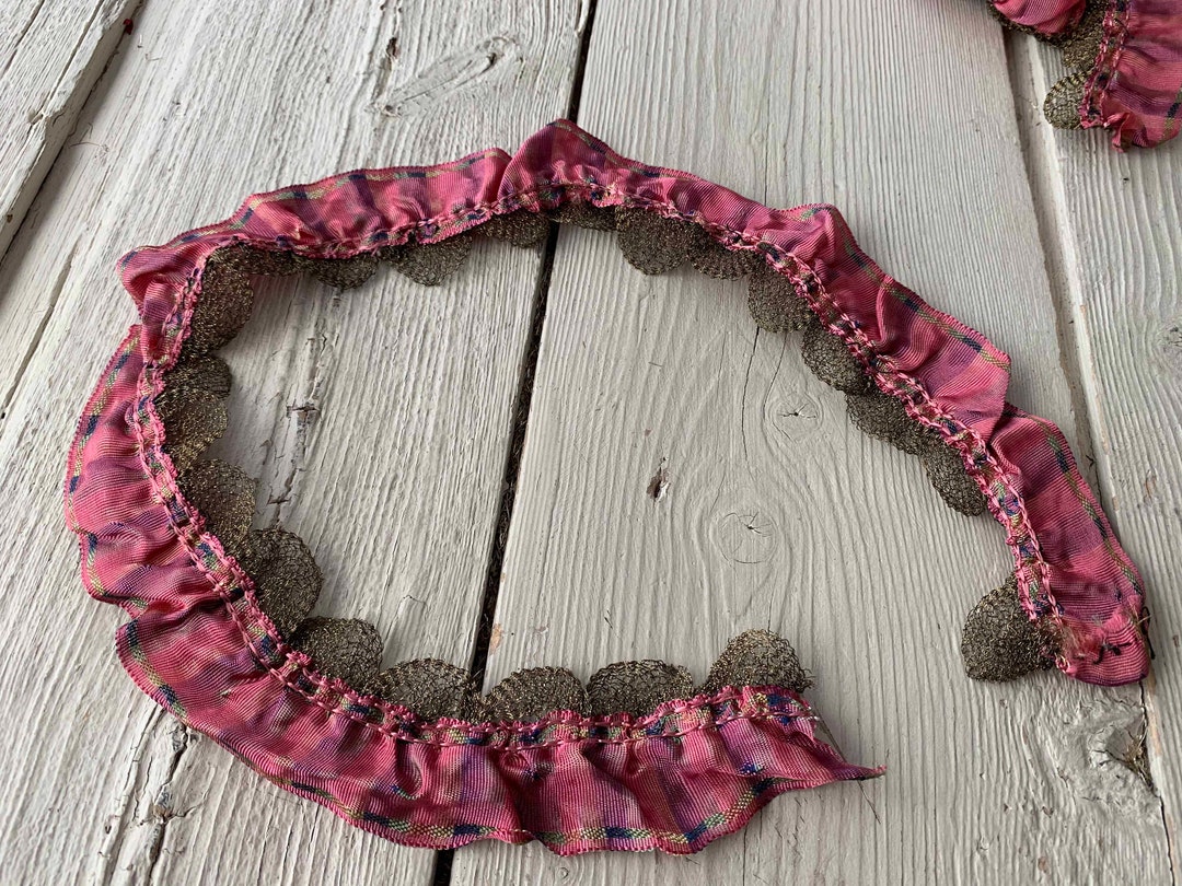 24 Inches Antique Rayon Gathered Trim With Scalloped Metallic Mesh Trim ...