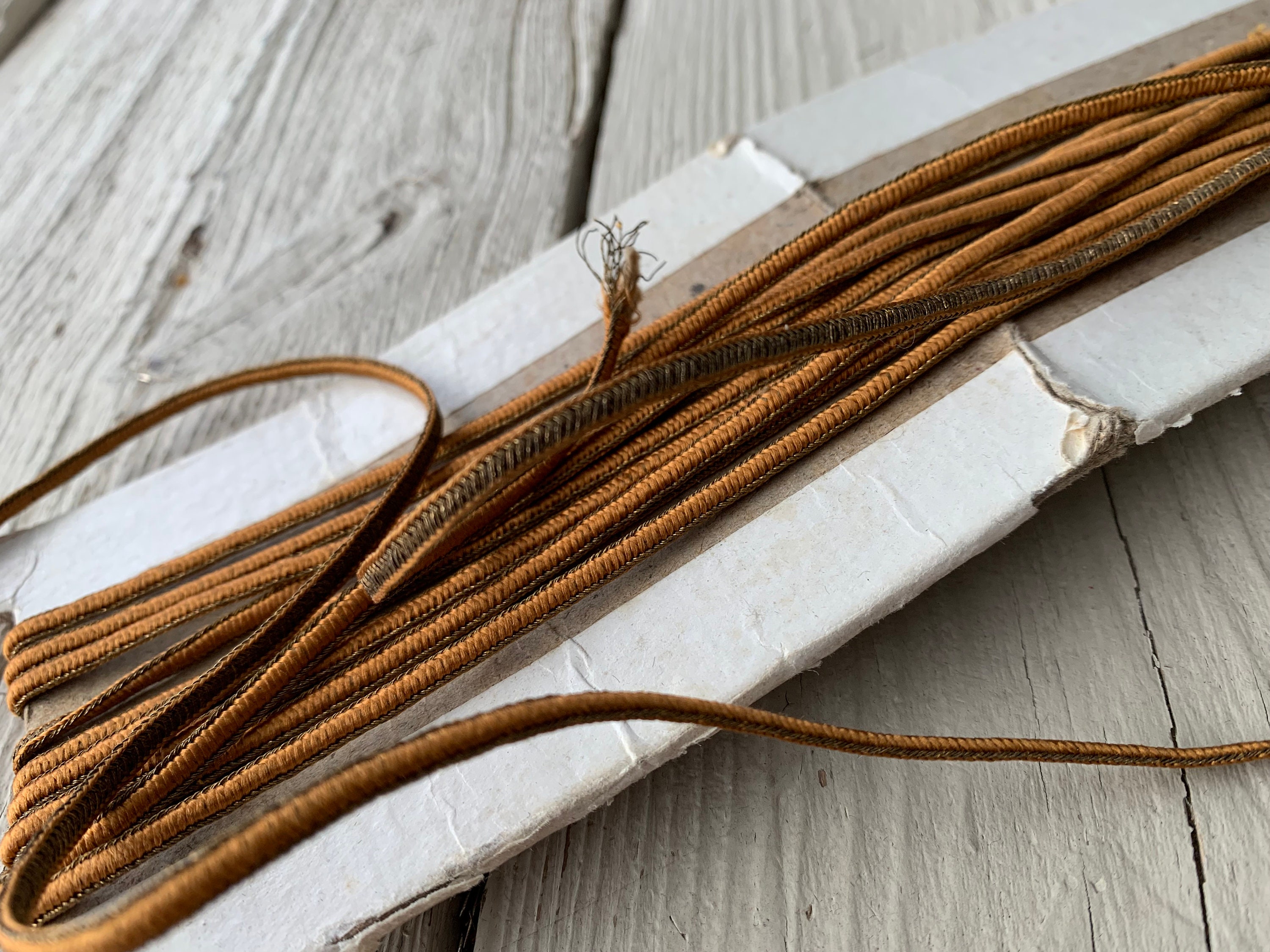 By the Yard Antique Floss Cording With Metallic Thread Back ref A-4357 ...