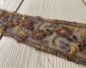 18 Inches Antique French Metallic Net With Floral Embroidery (ref: A ...