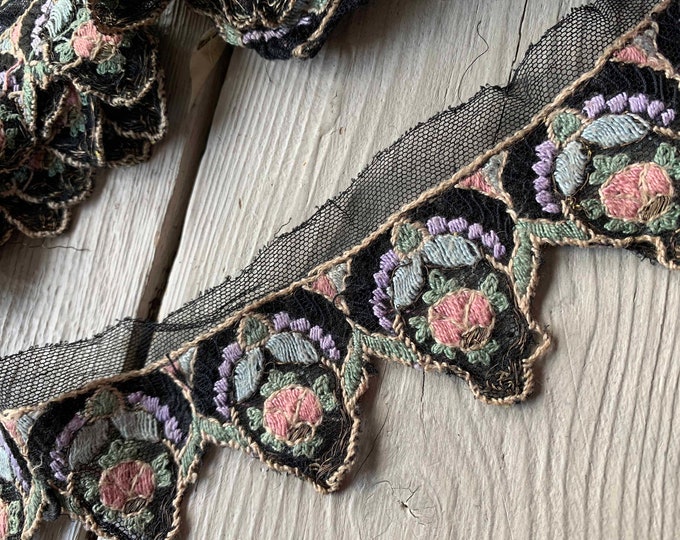 18 Inches Antique French Metallic Net With Floral Embroidery (ref: A ...