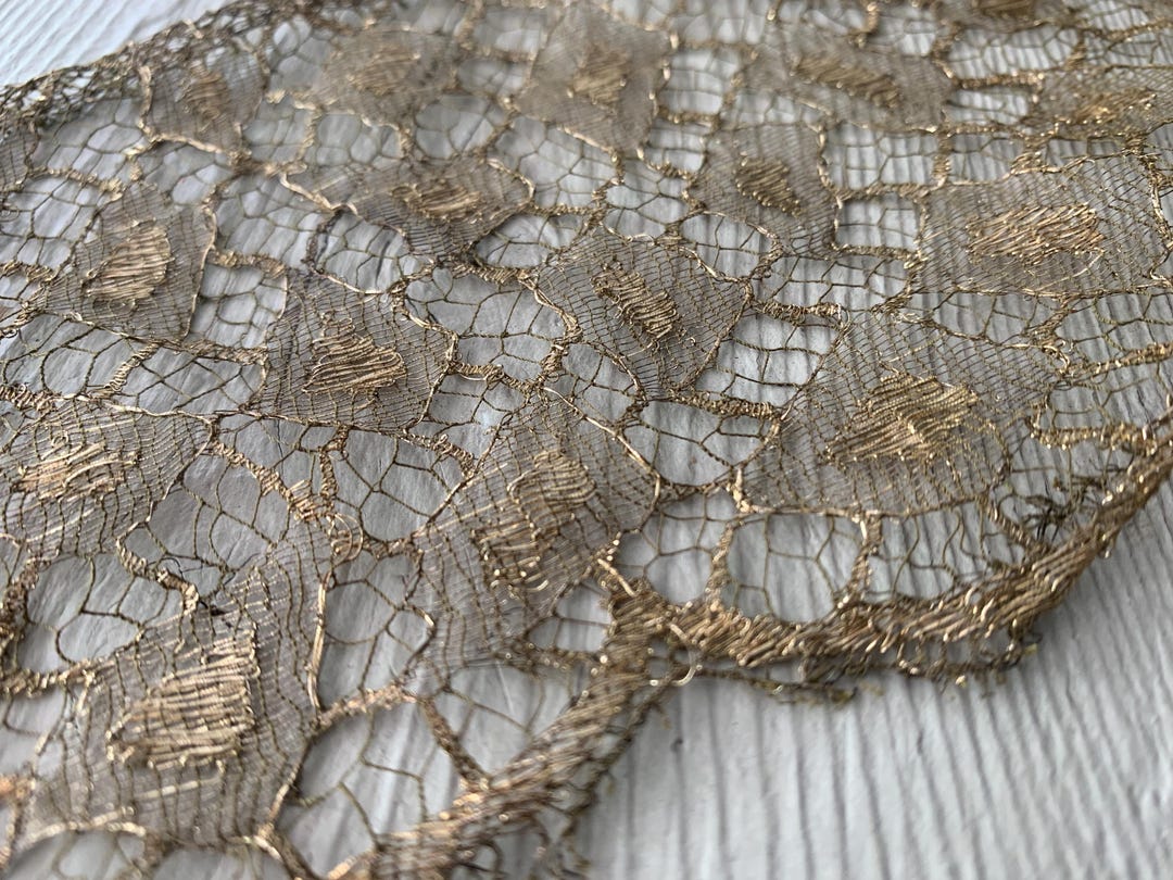 Select a Length Antique Gold Metallic Lace Scalloped Bottom Edge (ref ...