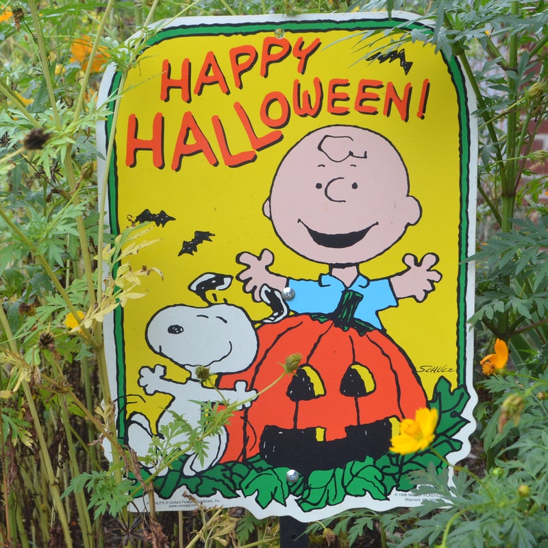 Peanuts Halloween Yard Art - Etsy