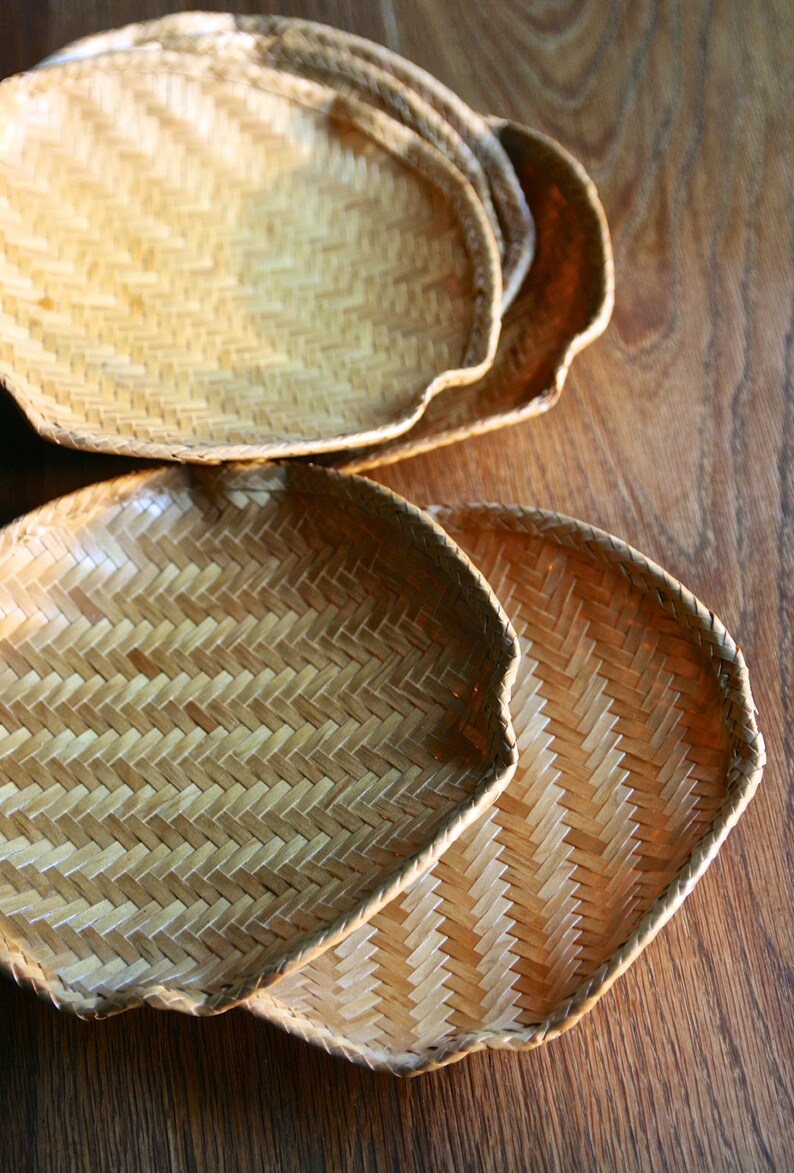 Vintage Set of 6 Re Usable Pinched Edges Round Lacquered Woven Raffia ...