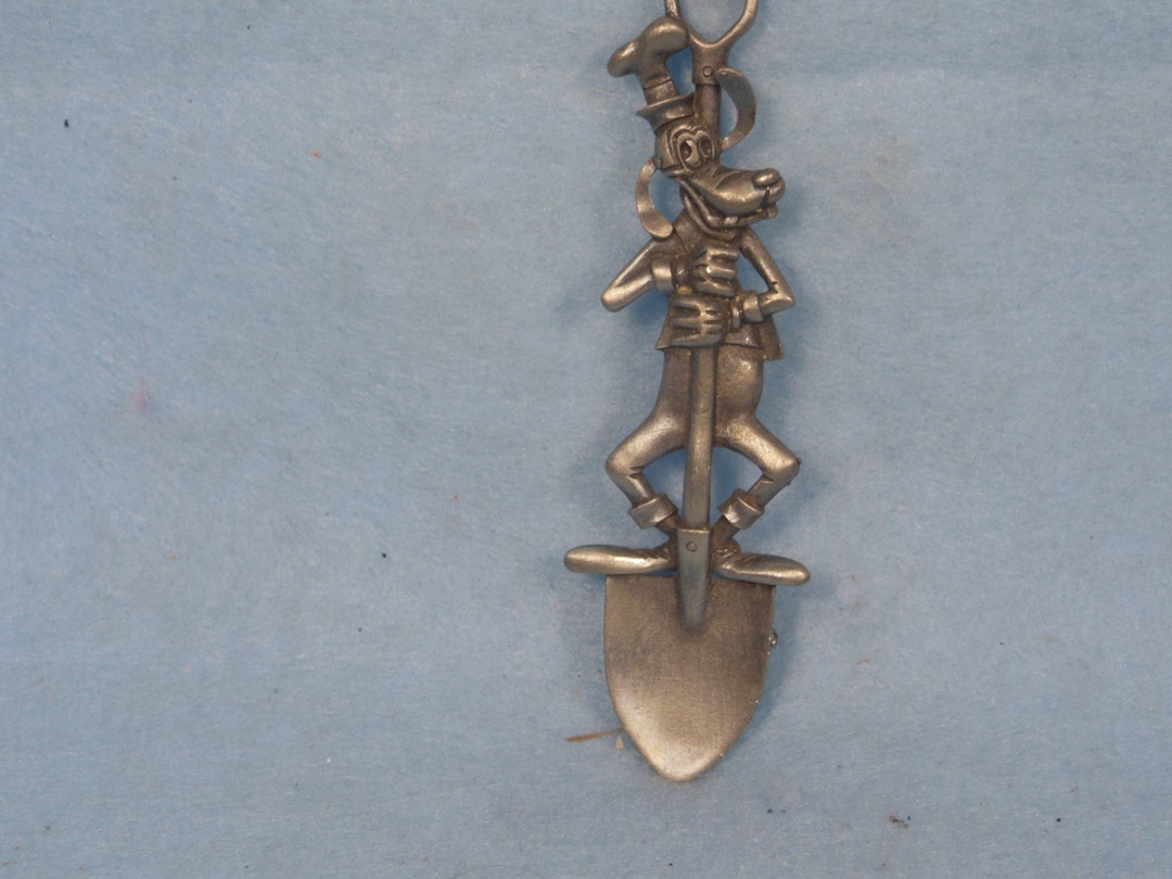 Vintage-walt Disney-goofy Standing on A Pewter Shovel - Etsy