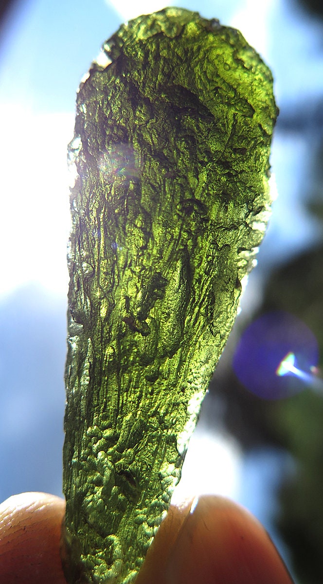 11.1 Gram perfect tear drop Moldavite. A perfect natural drop, the real ...