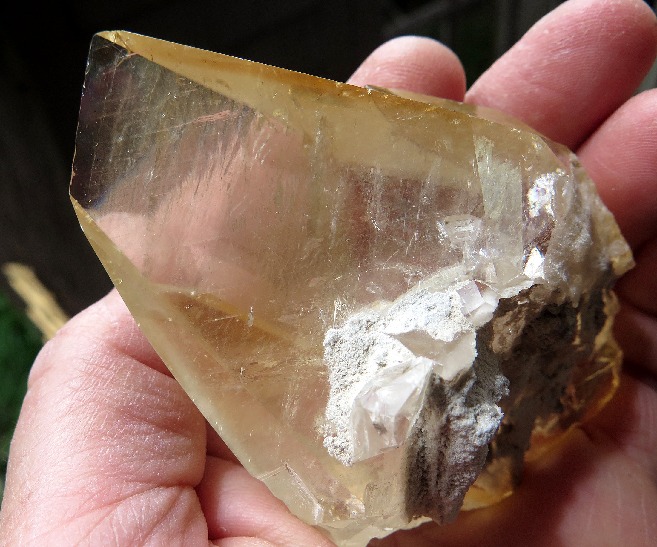 Highly lustrous translucent complete Calcite crystal from the Gem ...