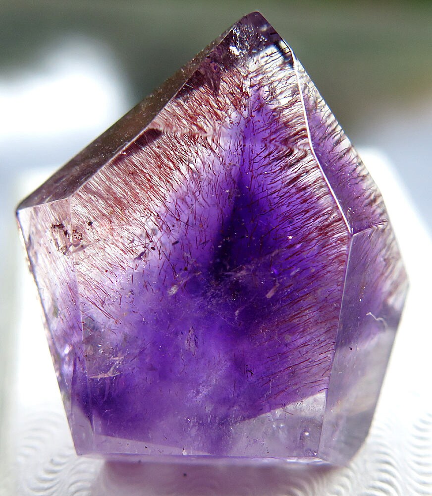 Scarce 33 Carat Natural polished Geometric form Hematite amethyst quartz.
