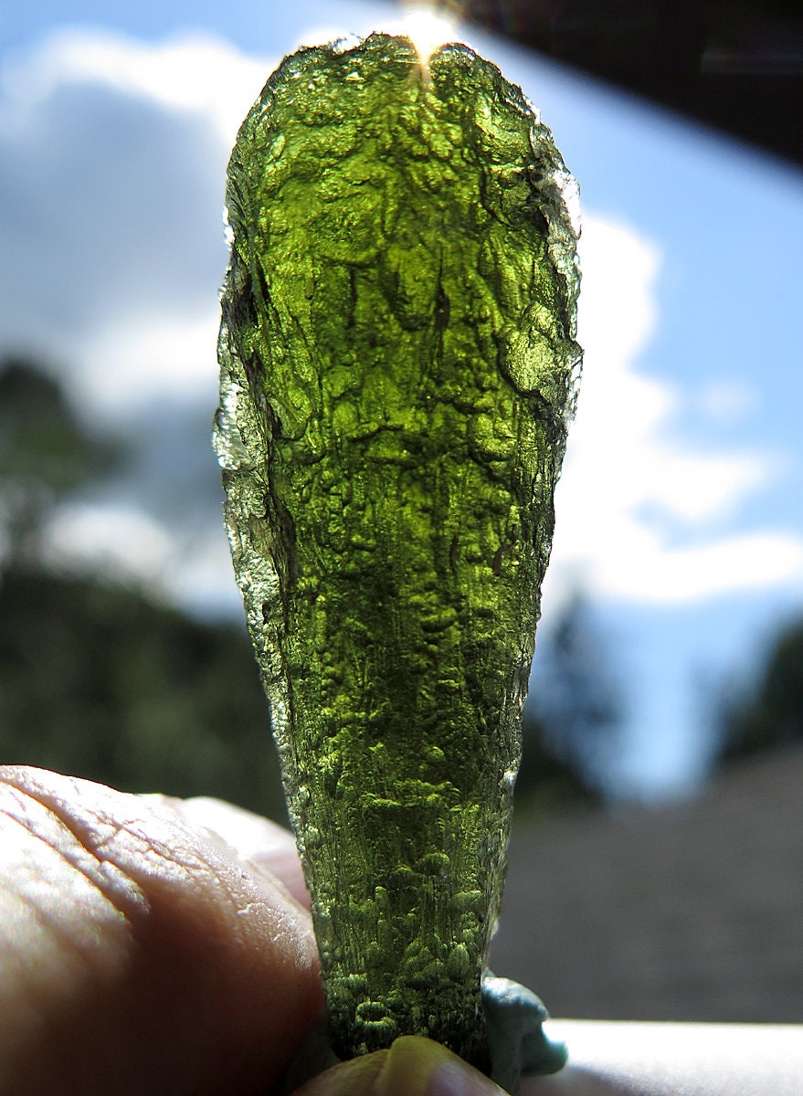 11.1 Gram perfect tear drop Moldavite. A perfect natural drop, the real ...