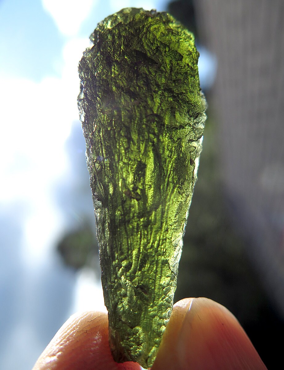 11.1 Gram perfect tear drop Moldavite. A perfect natural drop, the real ...