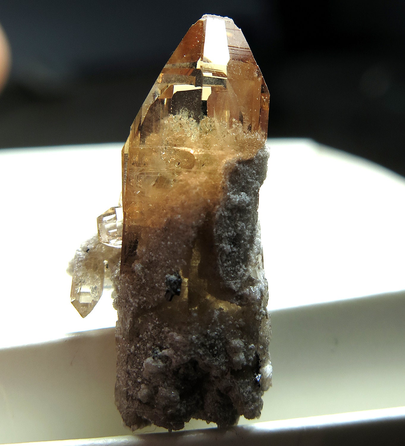 18 carat Natural gem Topaz Twin floater from Thomas Range, Utah USA