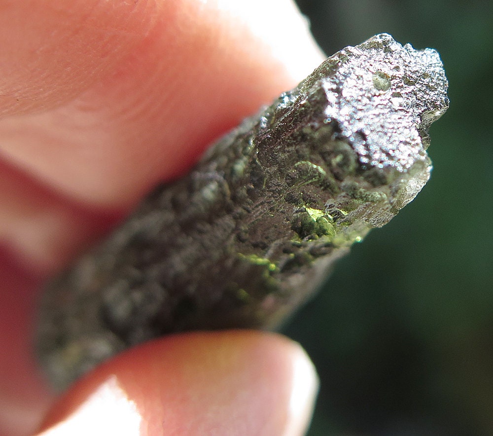 11.1 Gram perfect tear drop Moldavite. A perfect natural drop, the real ...