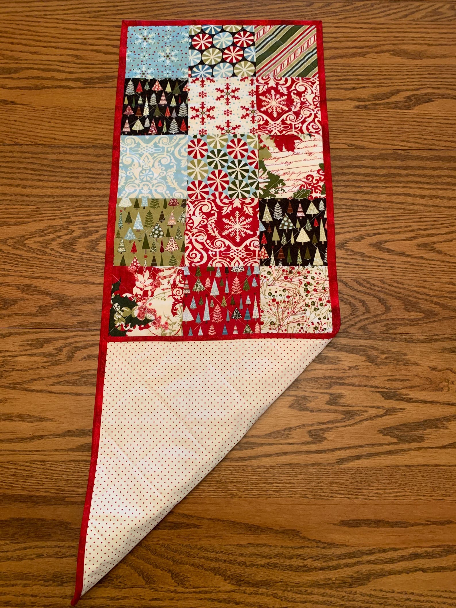 Peppermint Christmas Table Runner, Snowflake Table Runner, Patchwork ...