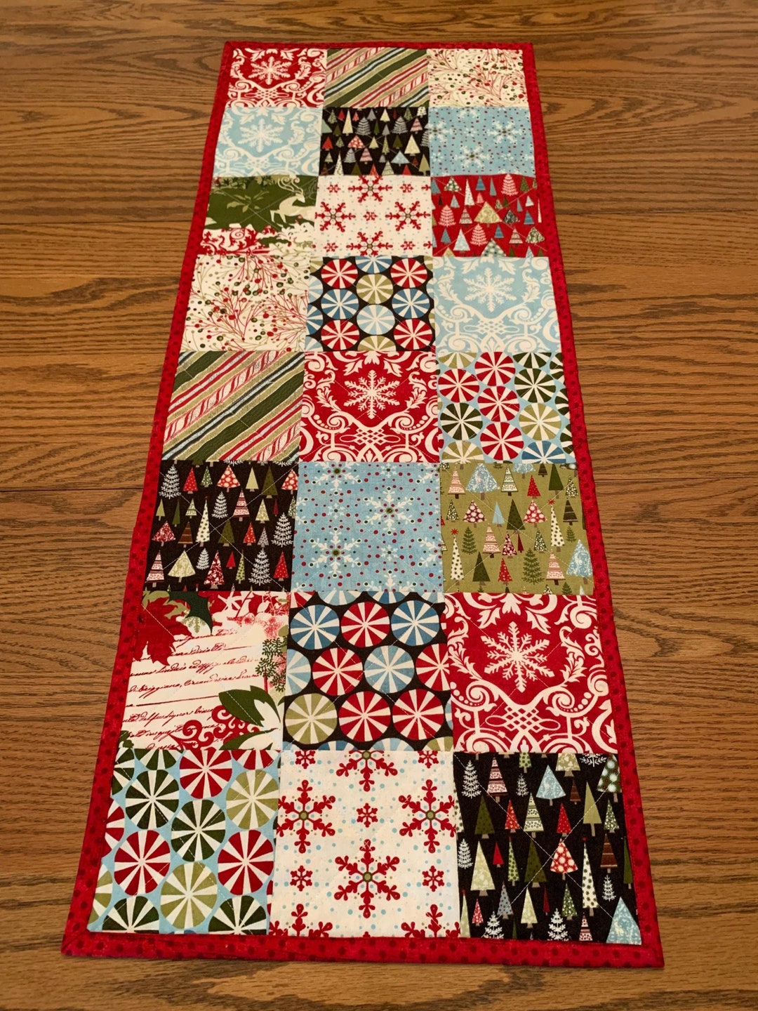 Peppermint Christmas Table Runner, Snowflake Table Runner, Patchwork ...