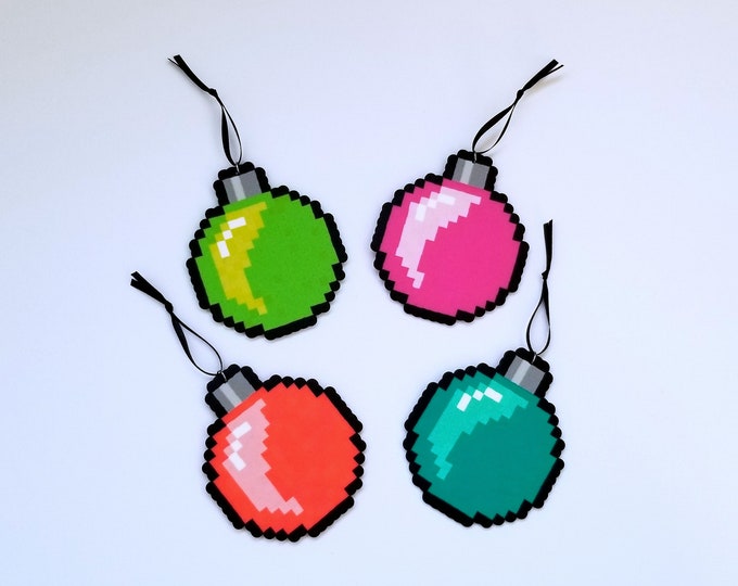 8 Bit Pixel Art Pixelated Christmas Bulb Baubles Christmas Tree ...