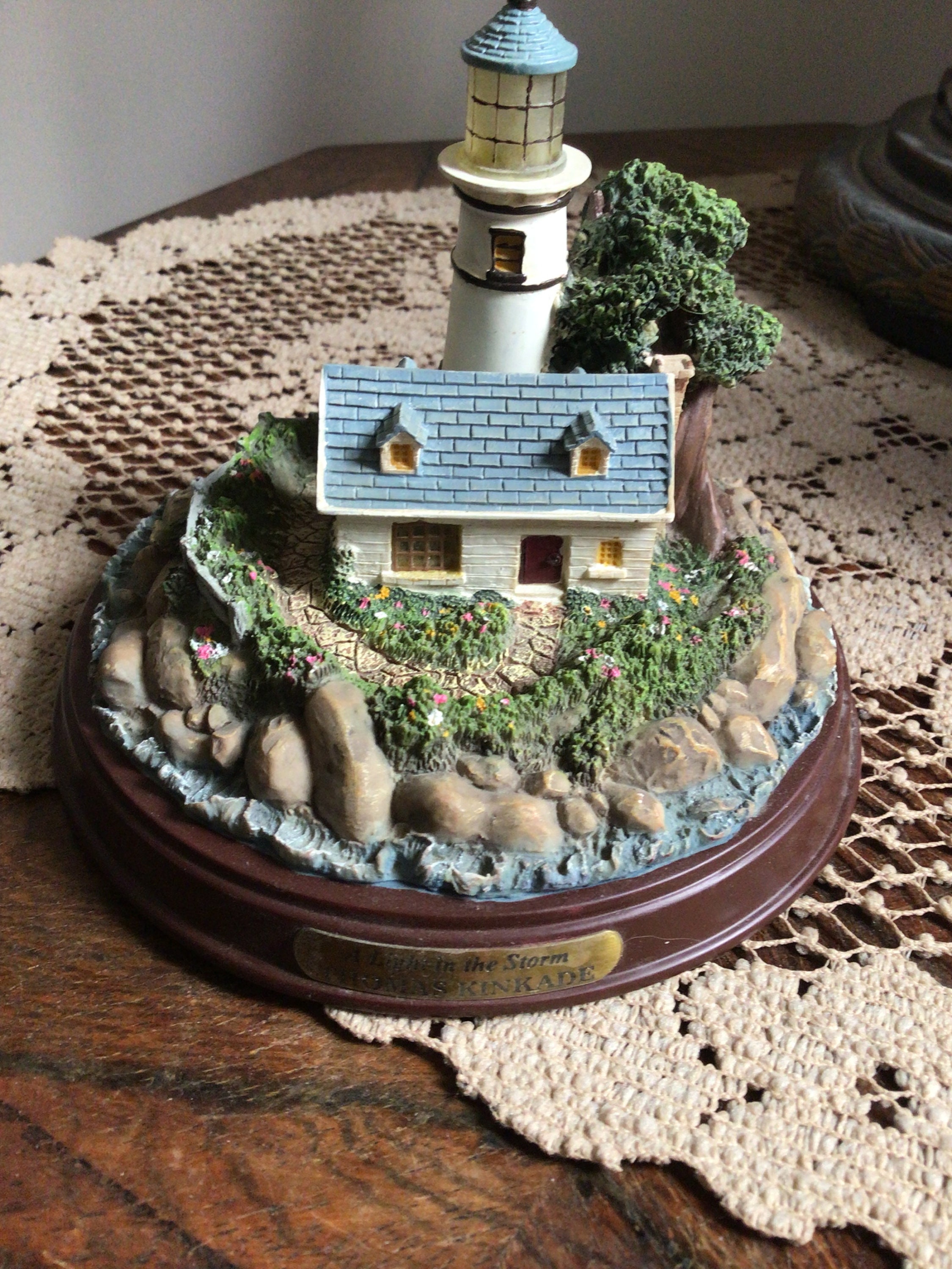 Lighthouse Gallery Thomas Kinkade