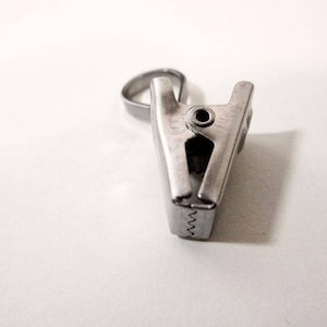 Ten Hanging Clips for Photos, Artwork or Paper / Magazine Clips / Pinch ...