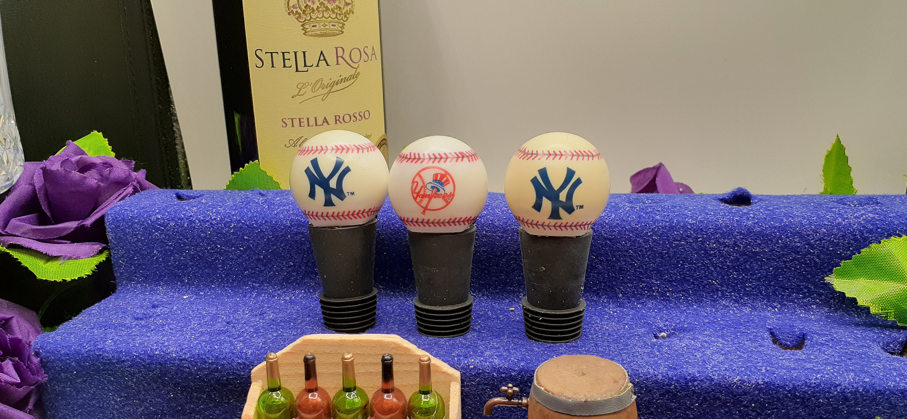 ELVIS New York Yankees Marilyn Monroe Inspired PEZ Head Wine/bottle ...