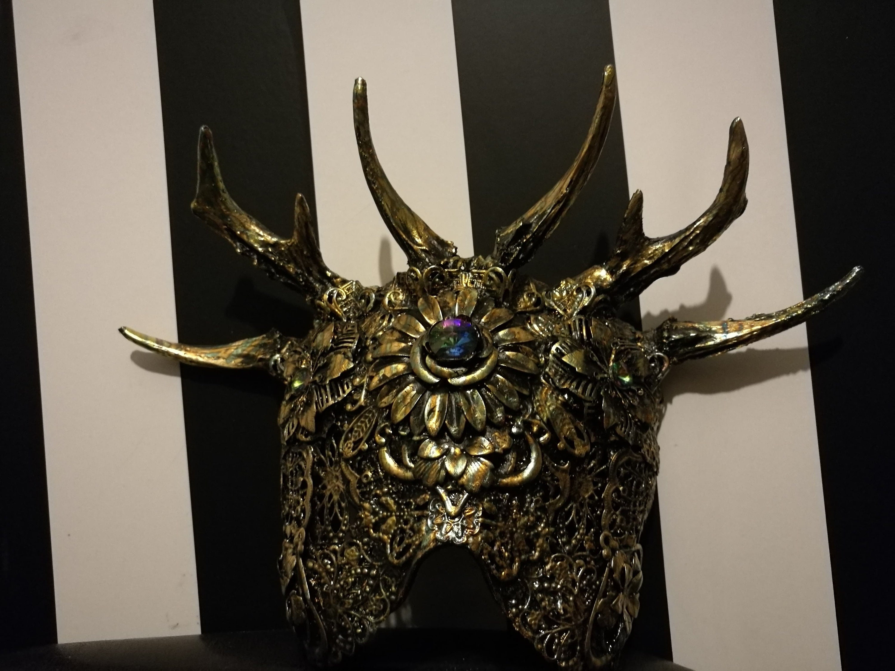 One Of A Kind - Variegated Horned Crown Blind Mask