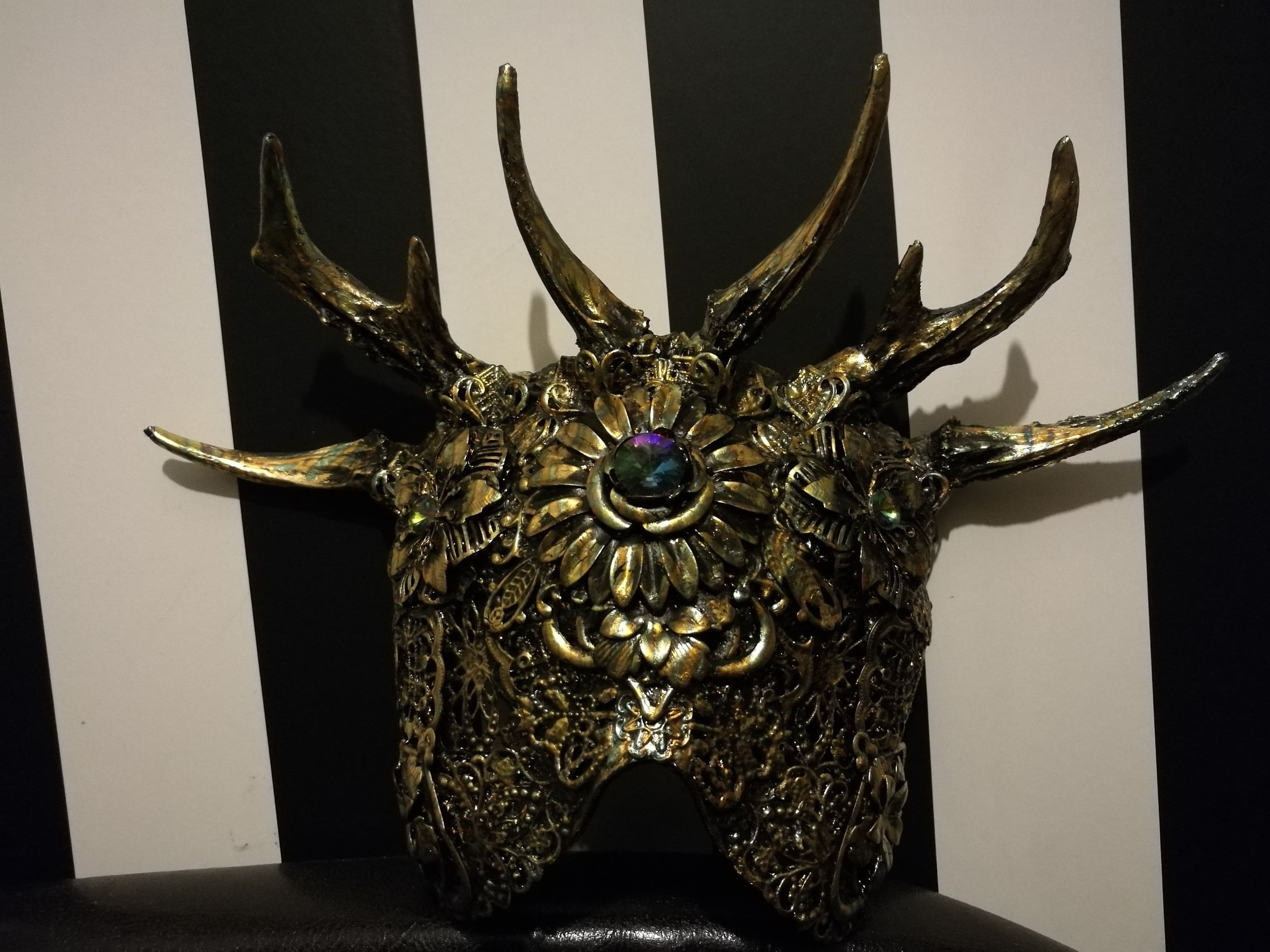 One Of A Kind - Variegated Horned Crown Blind Mask