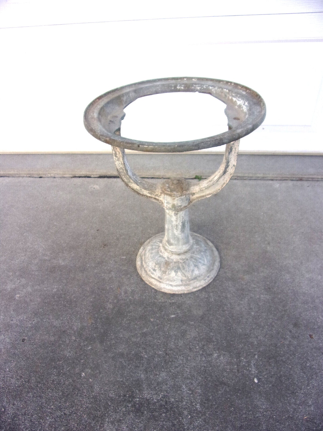 Ornate Antique Cast Iron Water Heater Stand Garden Gazing Ball Holder ...