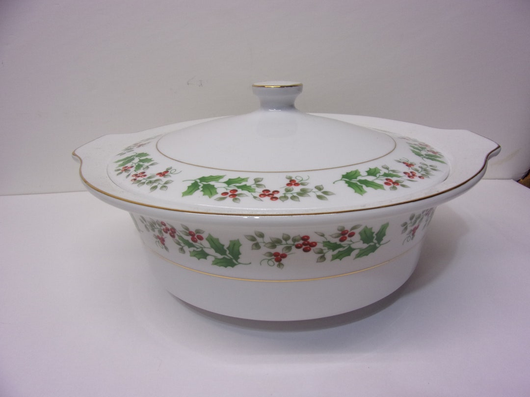 Gibson Christmas Charm Delight Holiday Harmony Pattern Covered Casserole - Etsy