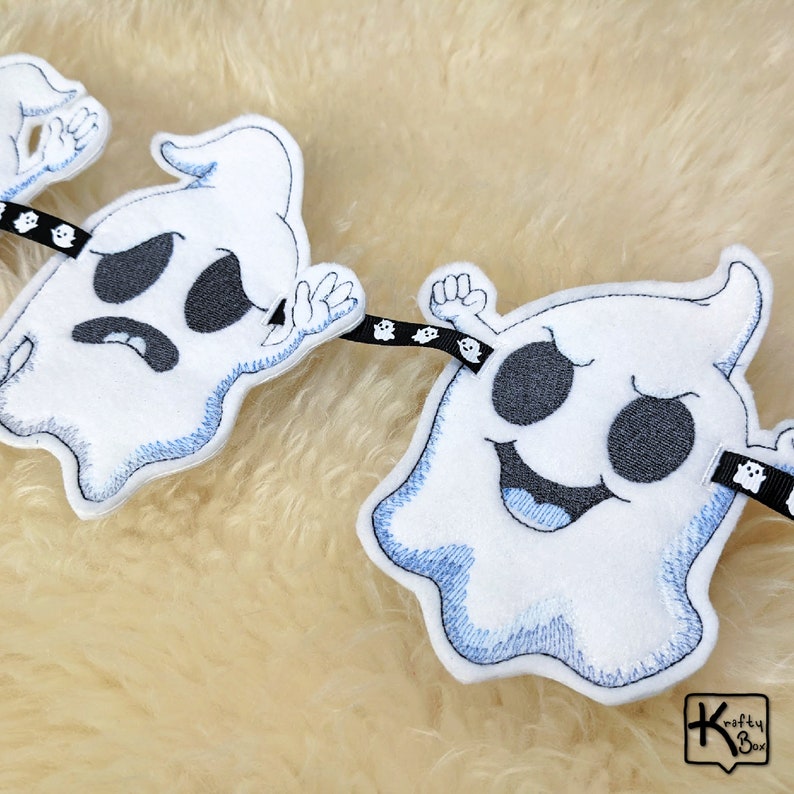 Ghost Garland Halloween Décor 8 Flying Ghosts White Felt - Etsy