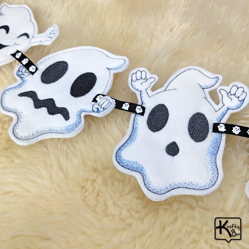 Ghost Garland Halloween Décor 8 Flying Ghosts White Felt - Etsy
