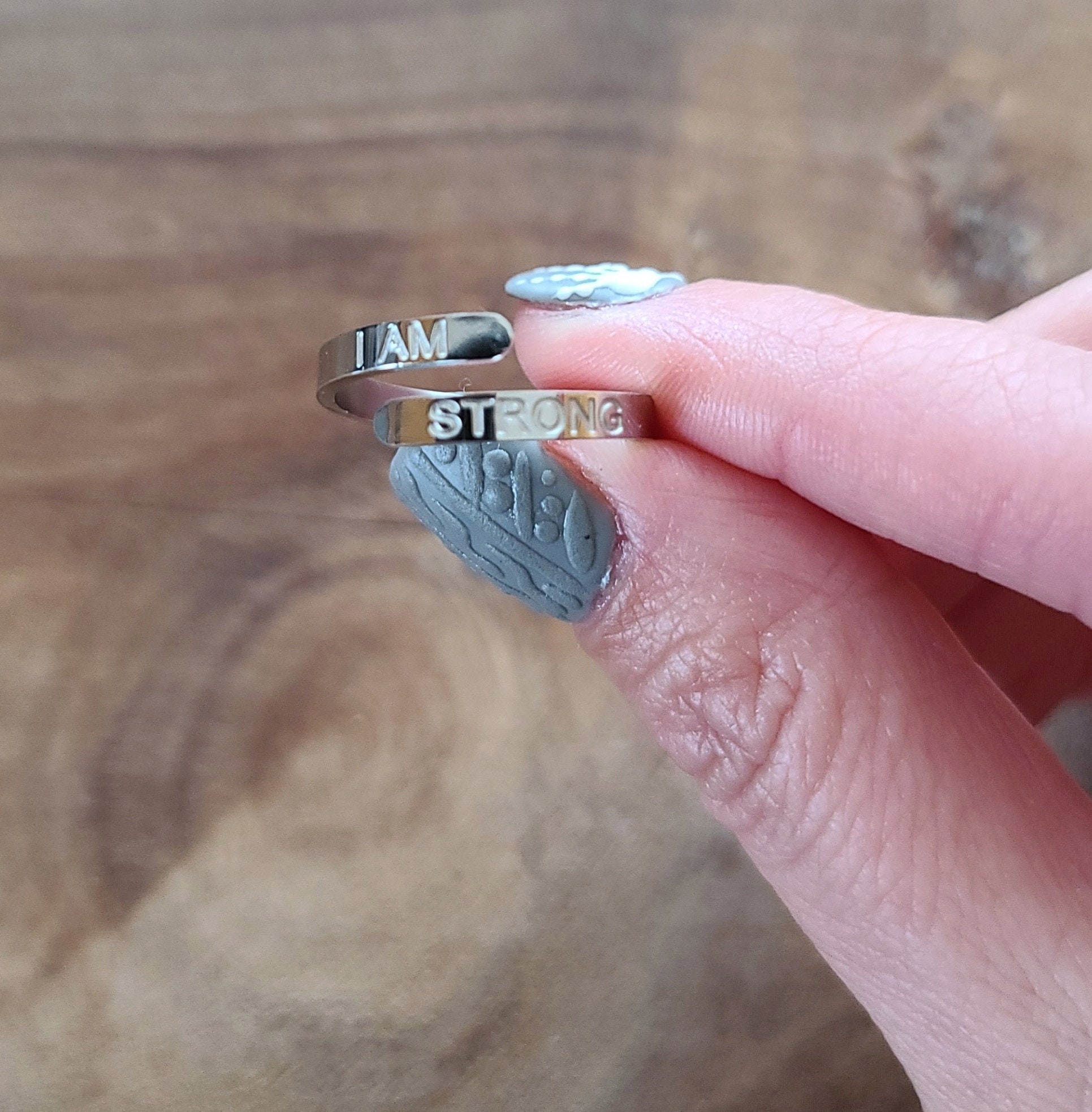 I am strong thumb ring store