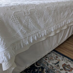 Vintage Geometric Flower Hobnail Bedspread, No Tag, George Washington ...