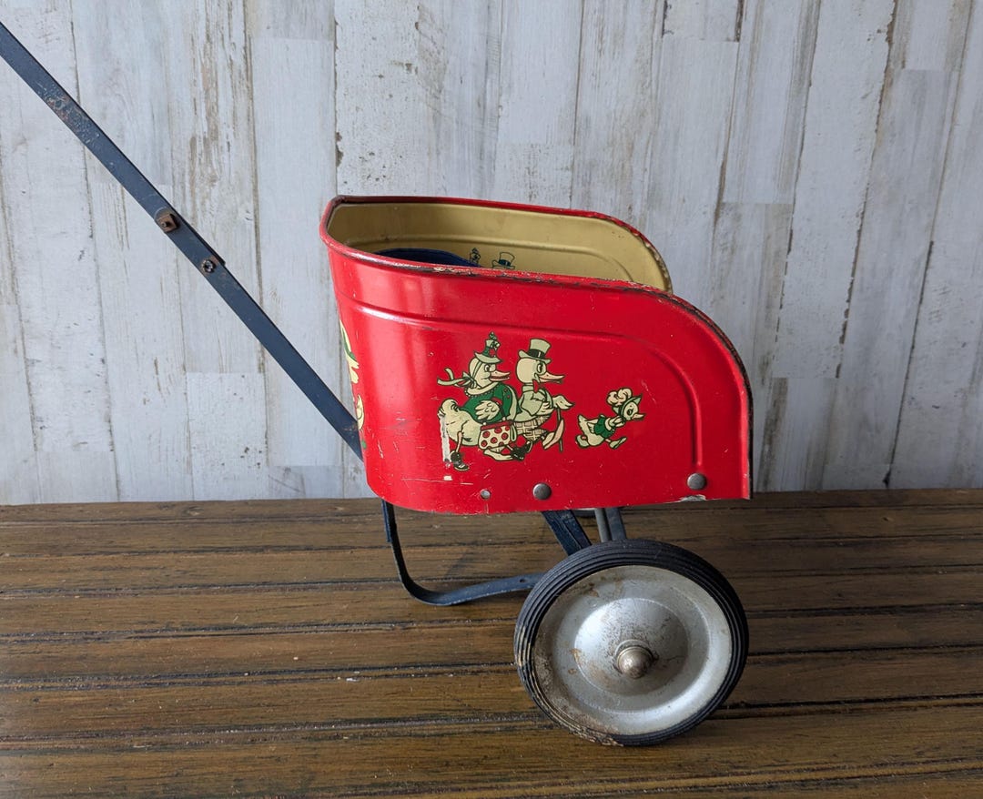 Muskin Mfg. Vintage Red Tin Cart Pull Toy, Mother & Father Duck With ...