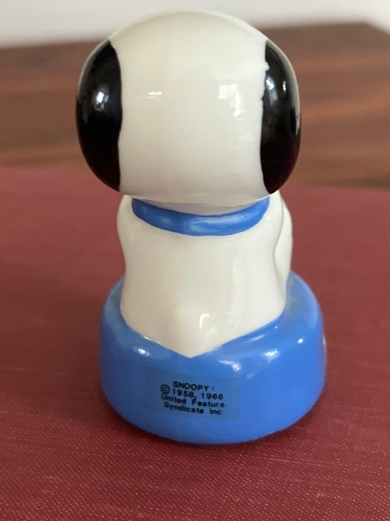 VINTAGE SNOOPY Ceramic Figure/paper Weight 1958-1966 United Feature ...