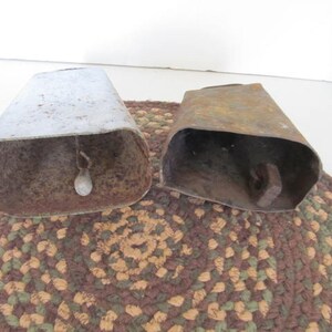 Cow Bell Victorian Primitive Rusty Cow Bell Cast Iron Metal Salvage ...