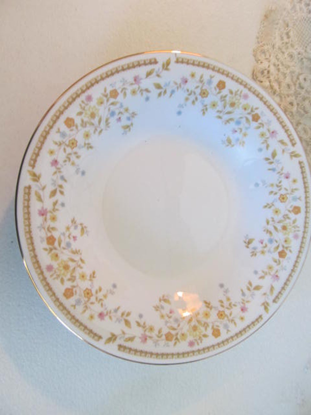 Liling Serenity Pattern Yung Shen Replacement China Floral Gold Plates ...