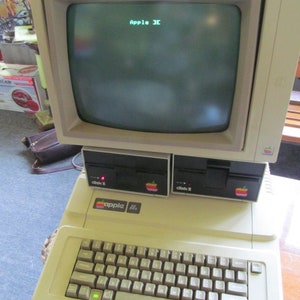 Apple Iie Computer Apple ][ Computer Monitor II Disk Owners Manual ...