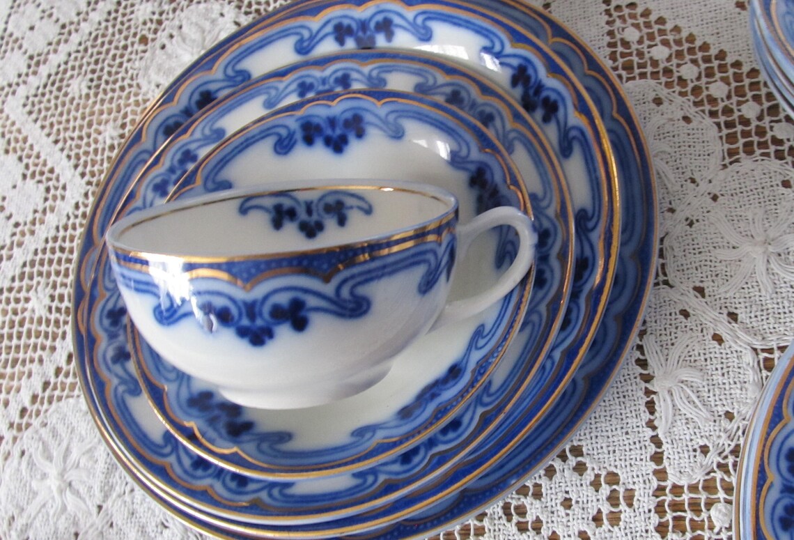 Stunning Flow Blue Dinnerware Set Large Flow Blue Set Grindley Idris ...