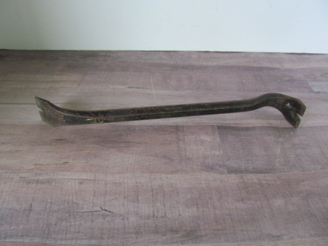 Nail Puller Cast Iron Crow Bar Pry Bar Chisel Vintage Tools Dads Garage ...